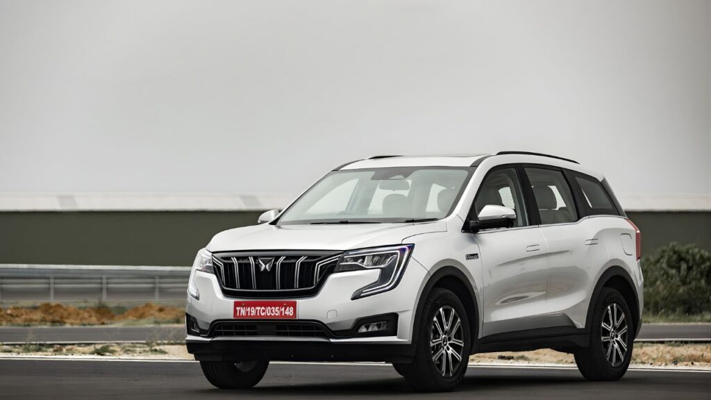 Mahindra XUV 7XO - Futuristic Tech, Bold Design & Premium Features ...