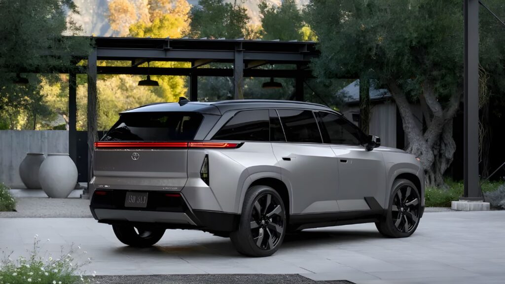 Toyota Highlander EV - The 7-Seater Electric SUV with 515 km Driving ...